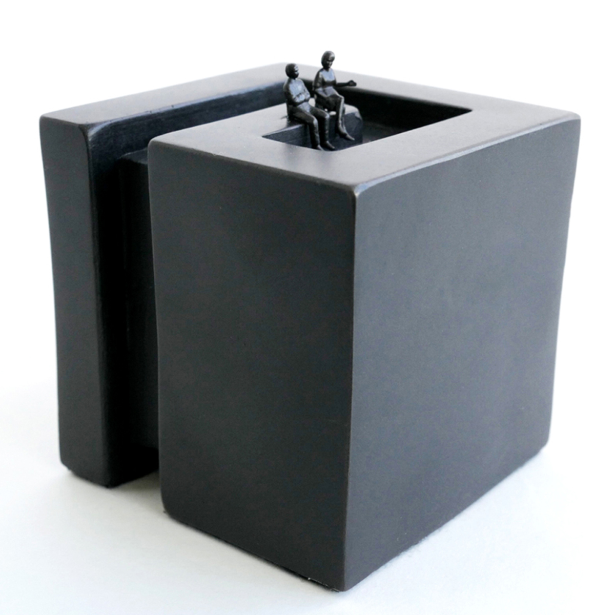 Surveying the Scene by Vicky Savage – Parnell Gallery