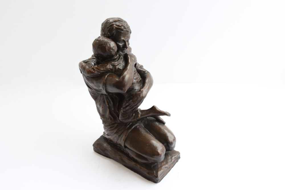 Hug by Richard Wells – Parnell Gallery